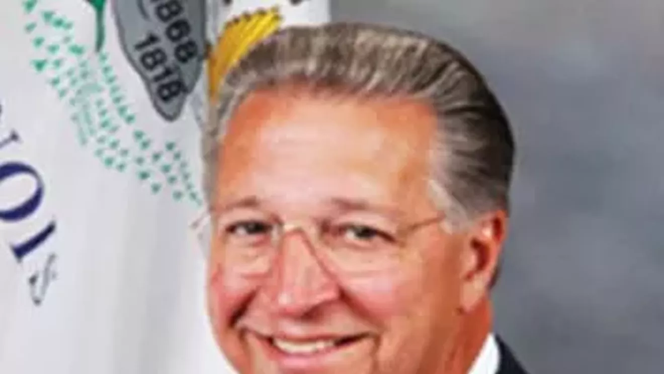 Raymond Poe keeps the peace by bowing out | Illinois Times