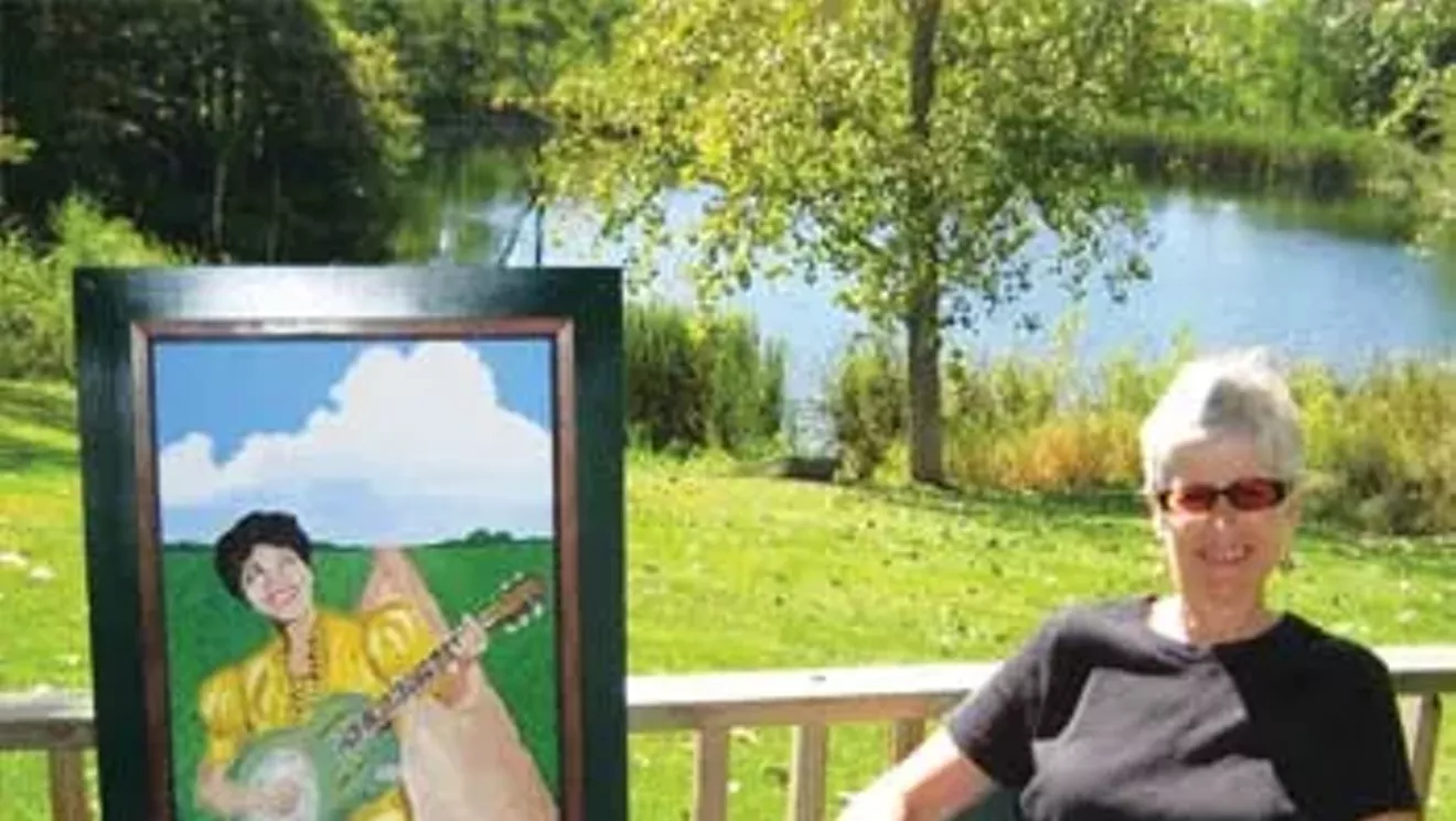 Sally paints by music | Illinois Times